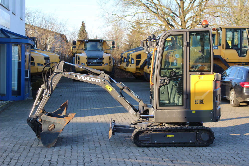 Minibagger Volvo EC 18 E - Podlasly Baumaschinen