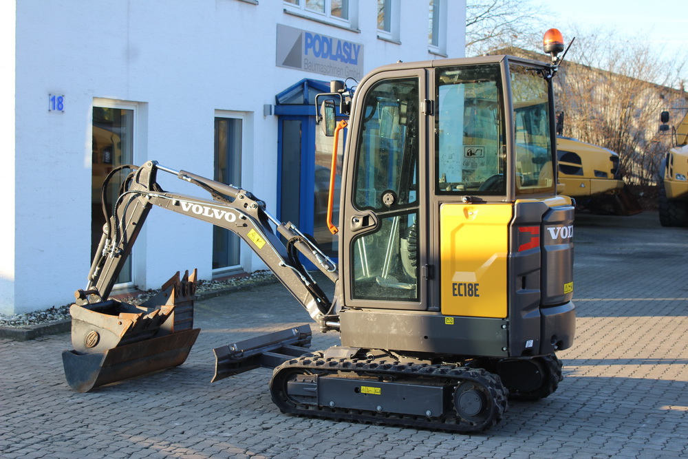 Minibagger Volvo EC 18 E - Podlasly Baumaschinen